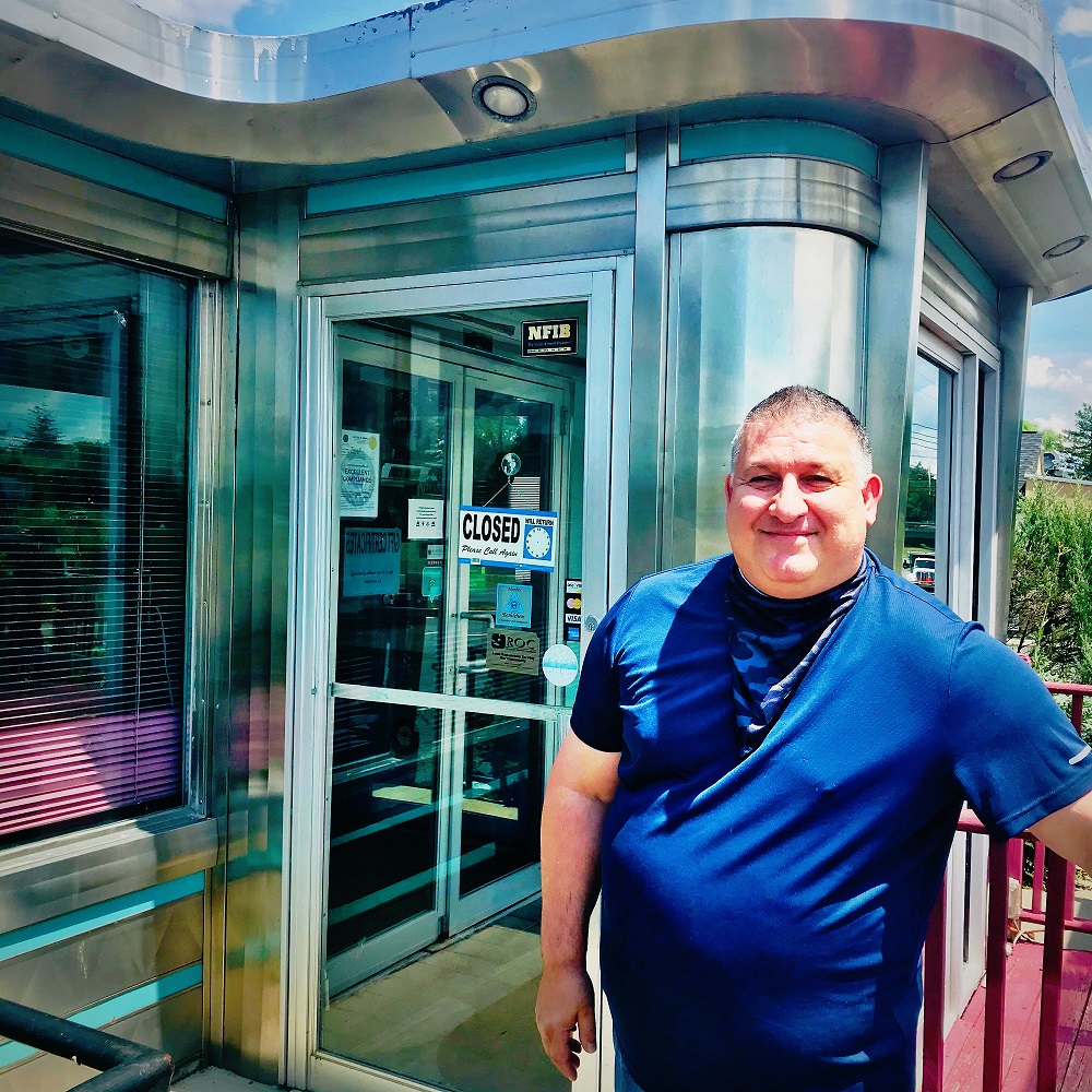 Farewell to Johnny B’s – The Diner on Route Niner – What Wishes To Live